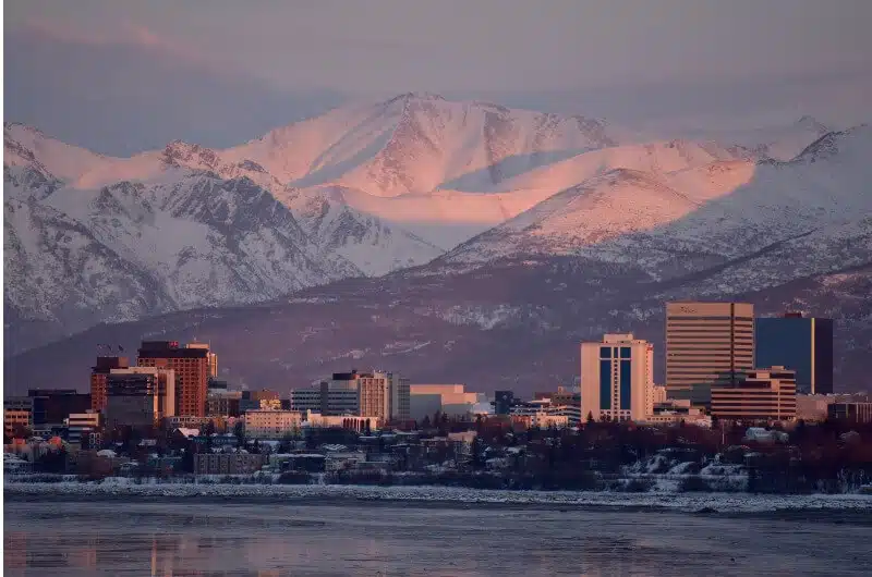 Moving to Alaska: Complete Guide 2024 | Tips, Cost, & Pros/Cons